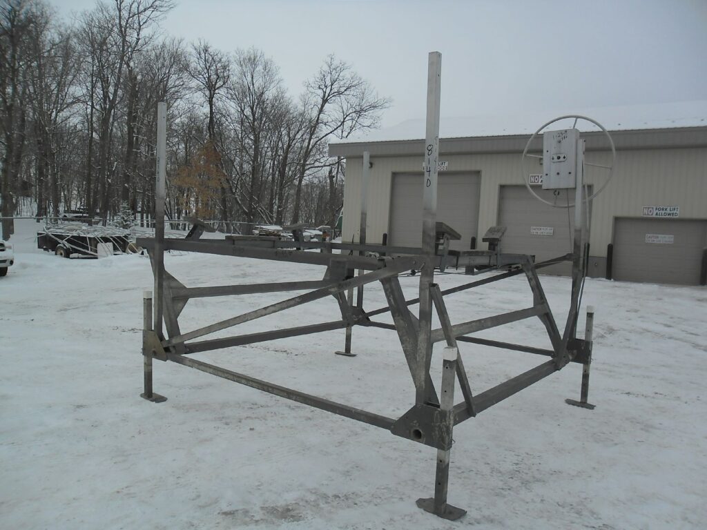 #8140 Hewitt 24106 - TS Dock & Lift